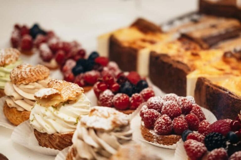 Paris: Gourmet Food Tour with Over 10 Tastings and Wine