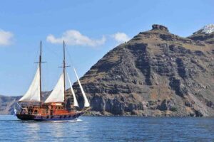 Santorini Volcanic Islands Cruise: Volcano,Hot Springs,Thirassia and ...