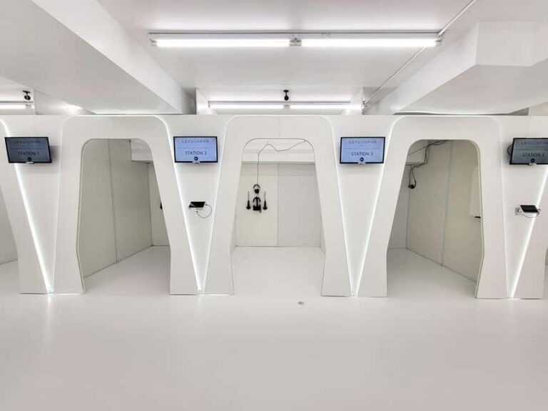 Toronto: Immersive Virtual Reality Arcade Experience